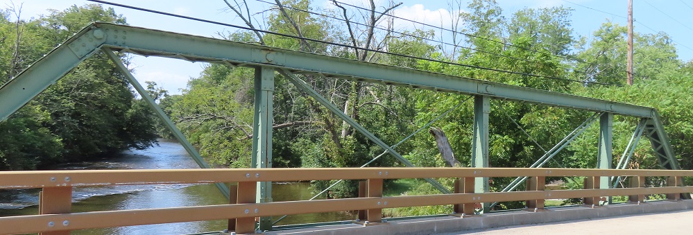 Heading west into Washington; the river has curved to a north-south ...